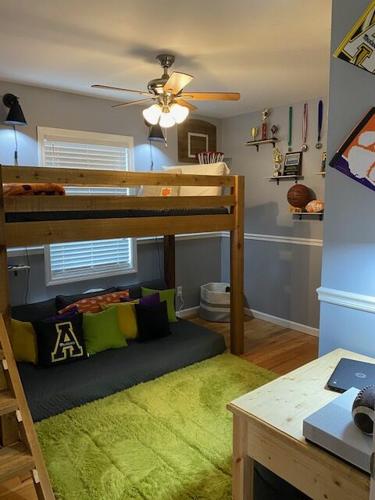 Freedom Trail Elementary gives student Xtreme Bedroom Makeover ...