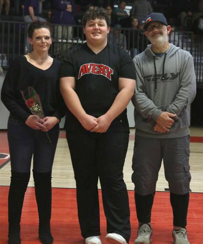 Senior cheerleaders honored at home basketball finale | Sports ...