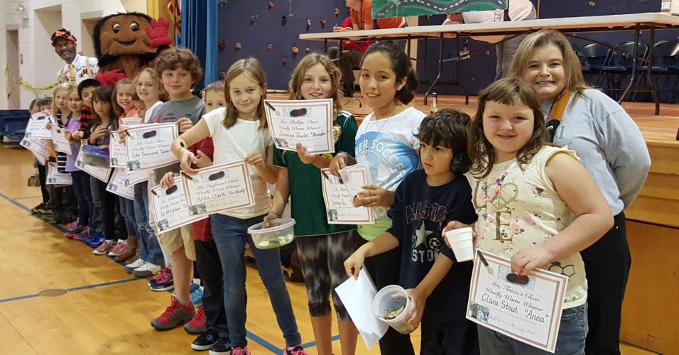 Elementary students warm up For Woolly Worm | Community | averyjournal.com