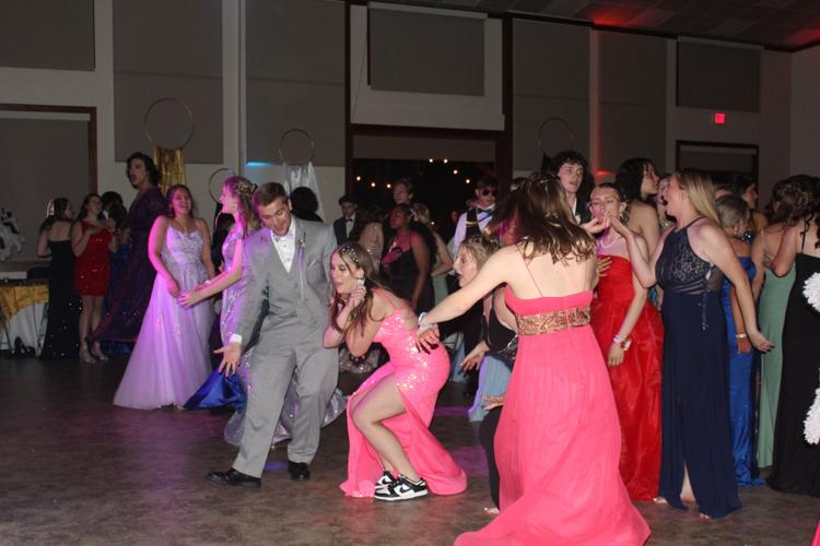 Images from Prom 2023 | Community | averyjournal.com