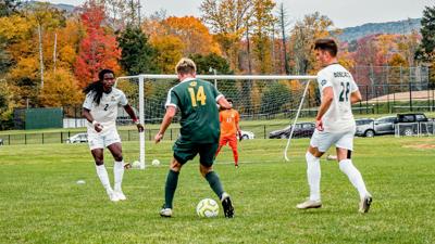 Men's soccer intersquad scrimmage ends with a 3-2 Green victory ...