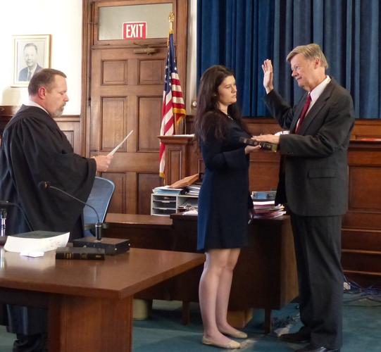 Leake sworn in as district judge | News | averyjournal.com