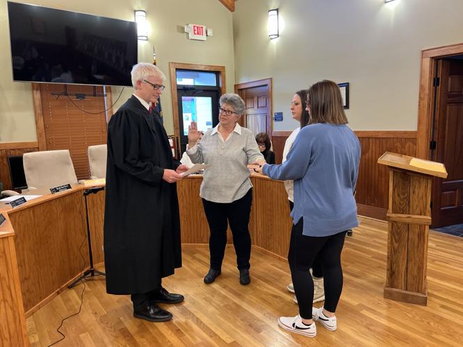 New Elk Park mayor, town council sworn in at special meeting ...