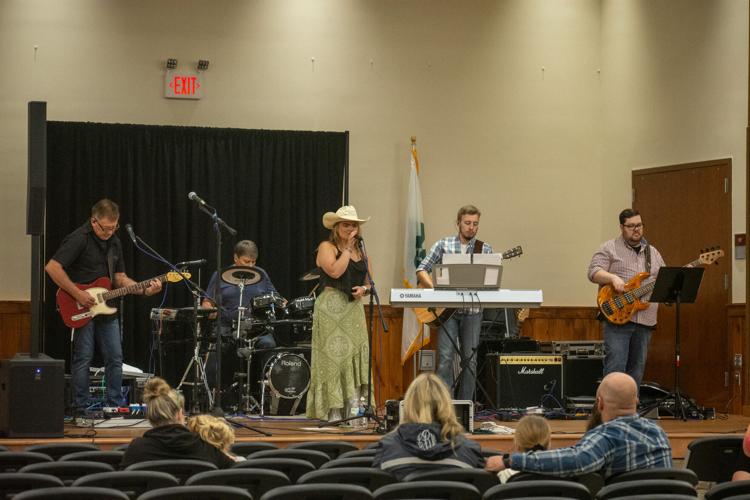 ENTERTAINING EVENING: Darin & Brooke Aldridge headline 'Celebrate Avery ...
