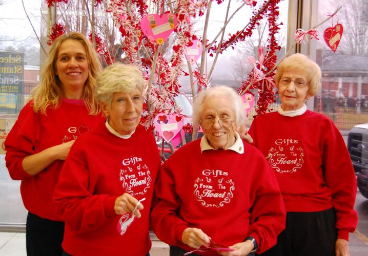 Gifts From The Heart spreads cheer to Avery elderly | Community ...