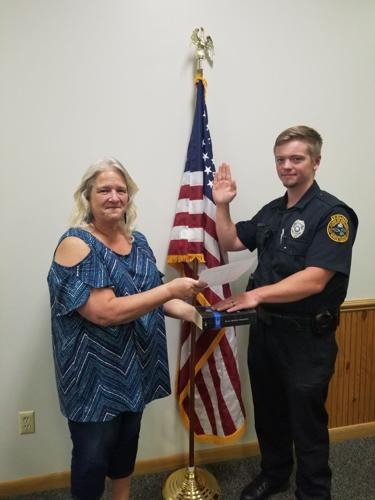New officer sworn in to serve with Newland Police Dept. | News ...