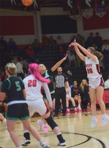 Lady Vikings upend Mountain Heritage, struggle against Bearcats ...
