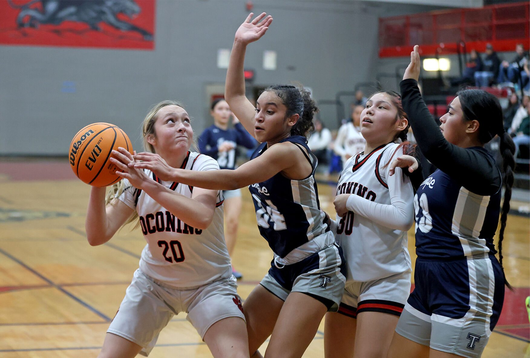 Hanley outscores Tempe in Coconino girls basketball’s first home win ...