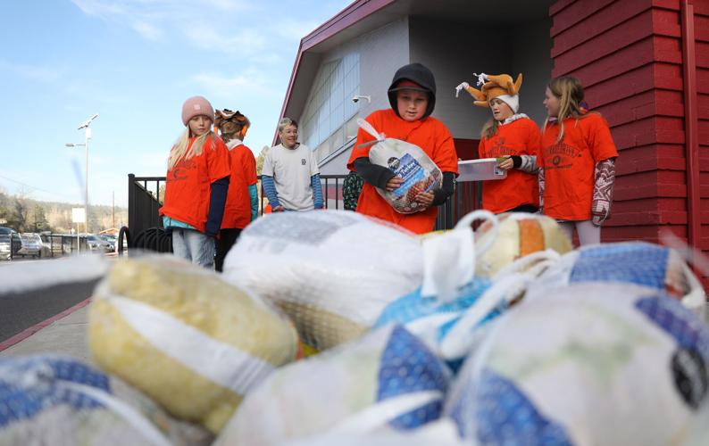 Sechrist Elementary School holds 18th annual turkey drive | Local News ...
