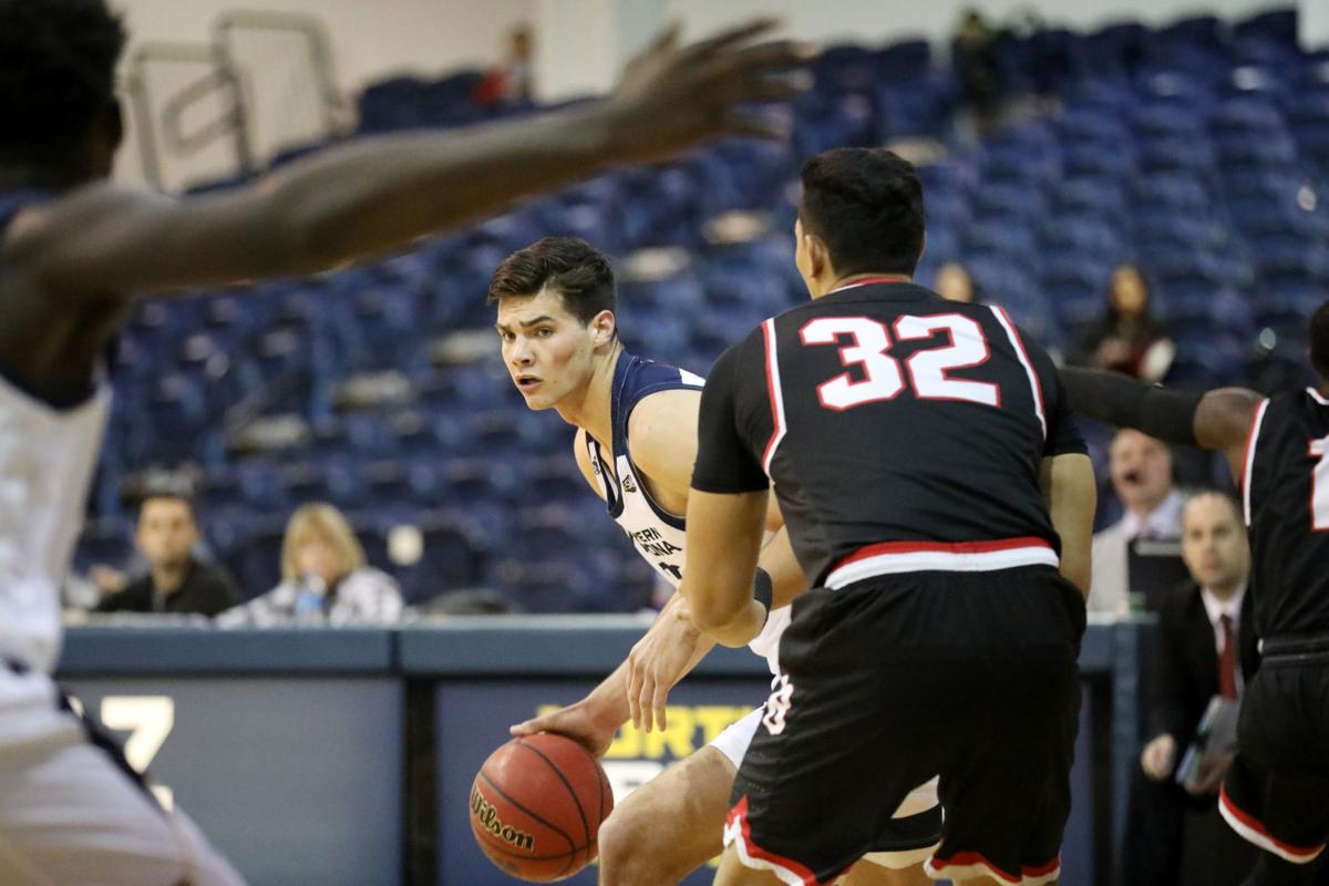 NAU Roundup: Men's basketball uses strong first half to beat Omaha