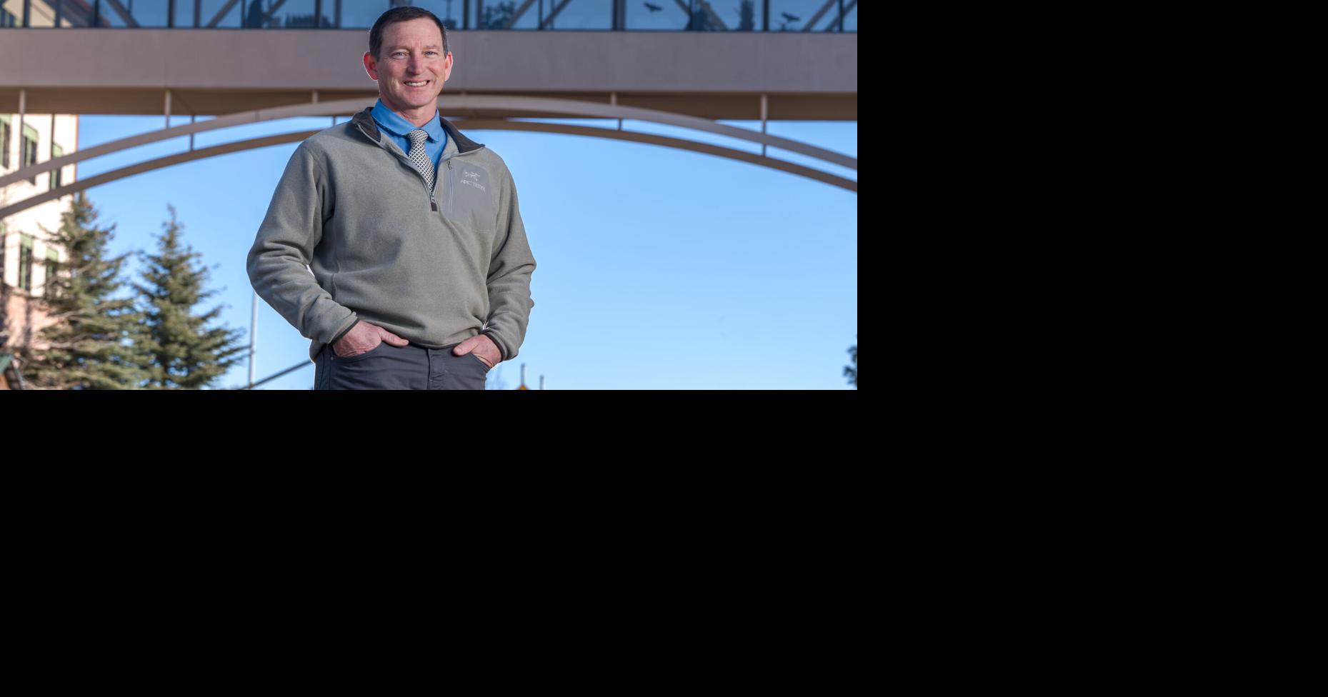 2024 FMC Physician of the Year leading in critical care in both ...