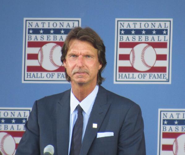 Randy Johnson thanks supporters from start to finish in induction ...