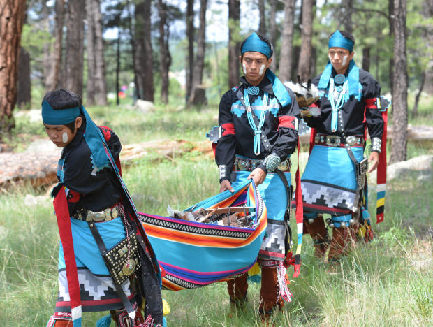 Navajo festival continues today at MNA