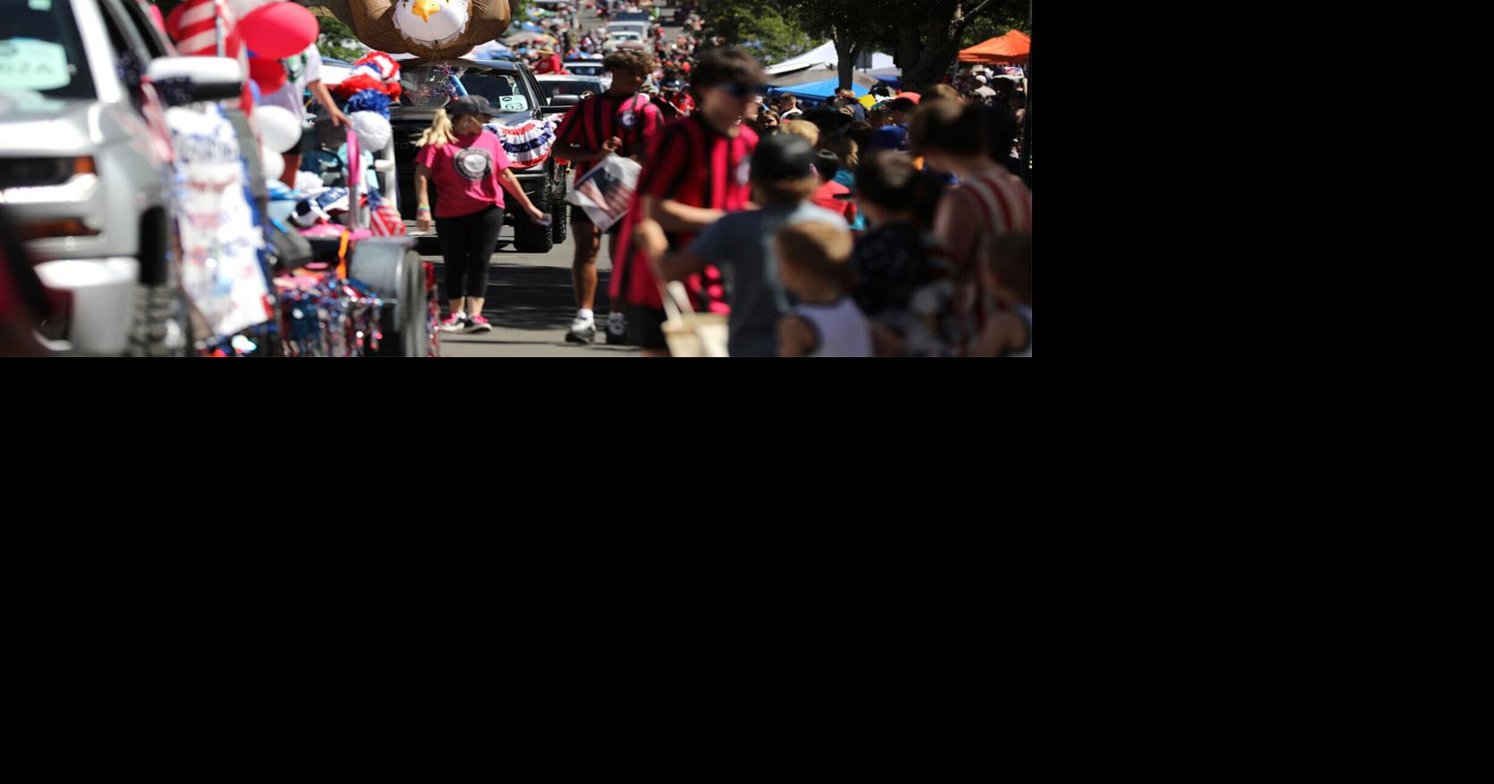 Thousands turn out for Independence Day parade through downtown ...