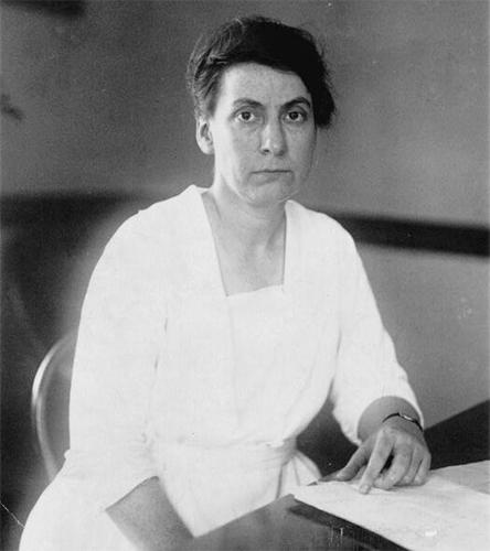 GRACE ABBOTT: AN ACTIVIST BACKGROUND | | azdailysun.com