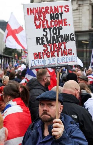Rival London marches pass peacefully, amid heavy police presence ...
