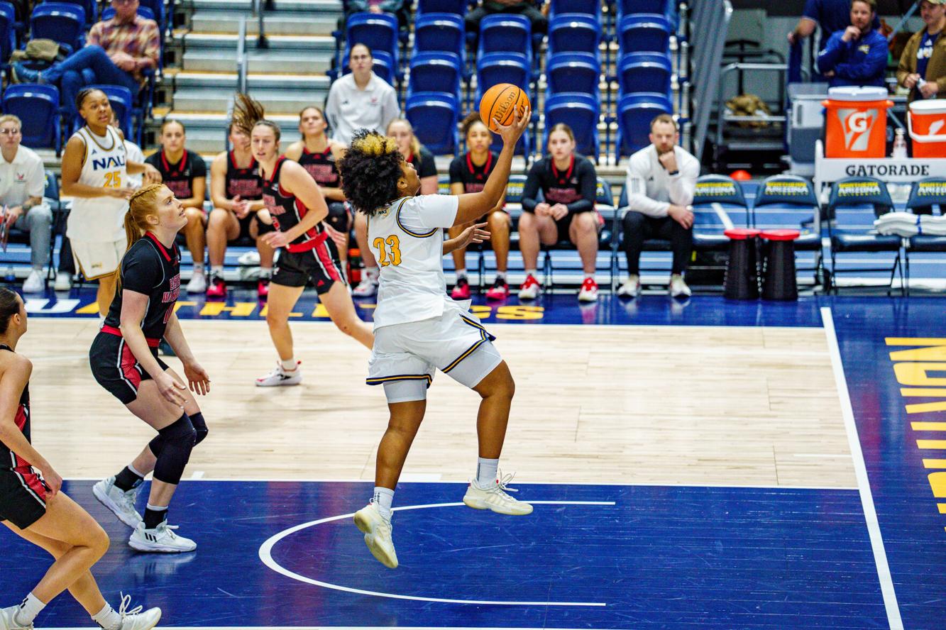 Kayla Williams puts up 32 points in shorthanded NAU women’s basketball ...