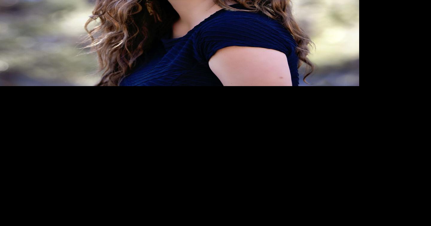 Carly Banks: Host at Flagstaff Team Trivia | | azdailysun.com