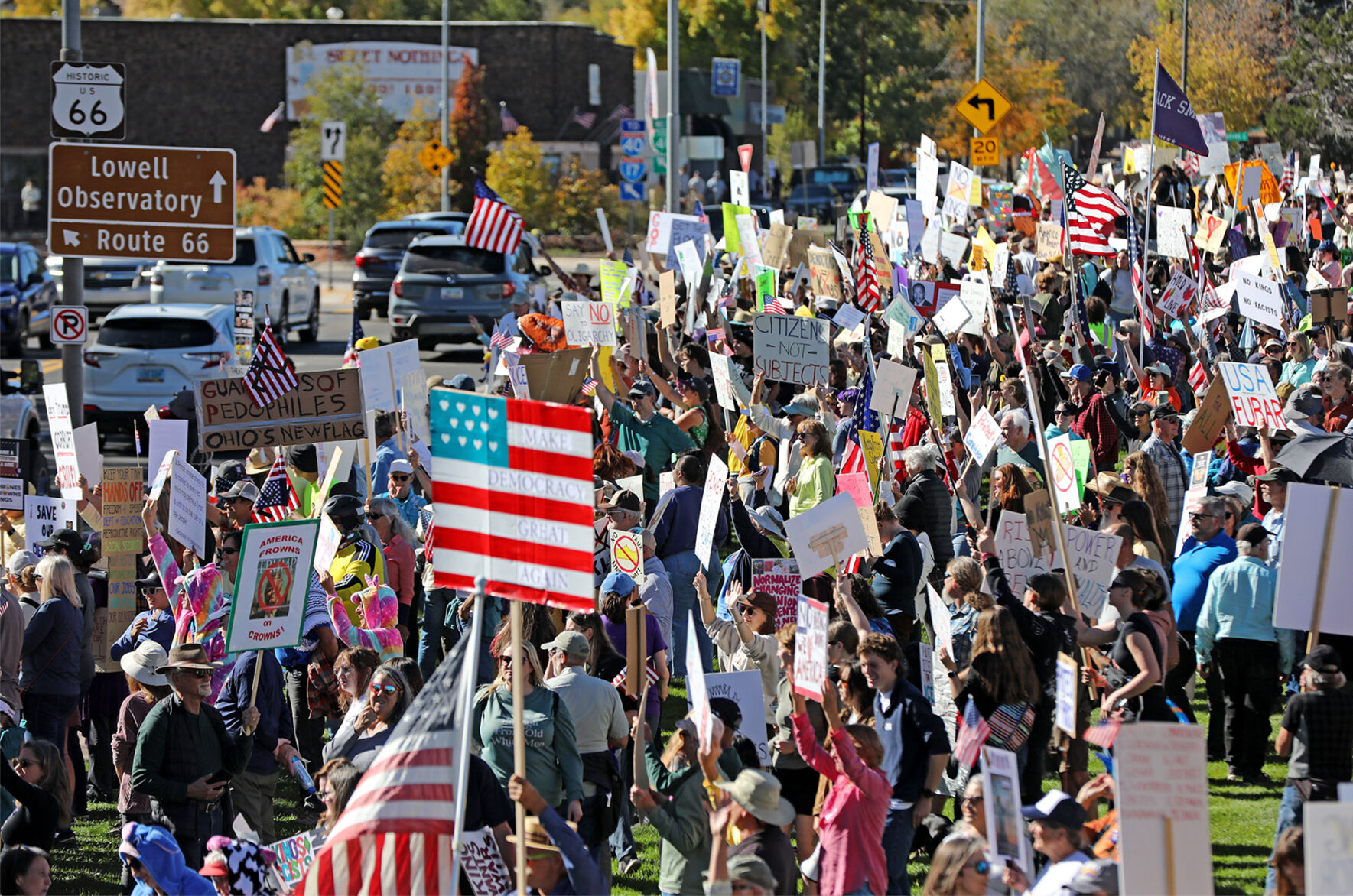 Gallery: No Kings protest in Flagstaff | Local News | azdailysun.com