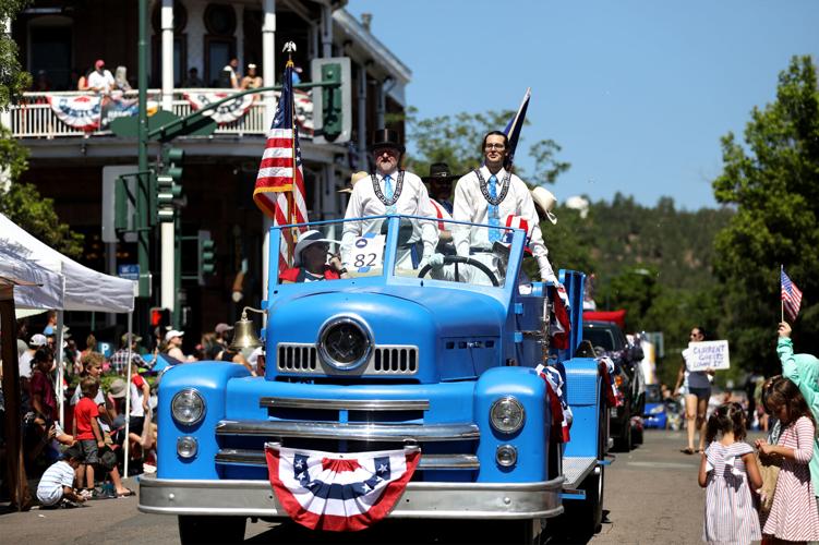 Thousands turn out for Independence Day parade through downtown ...