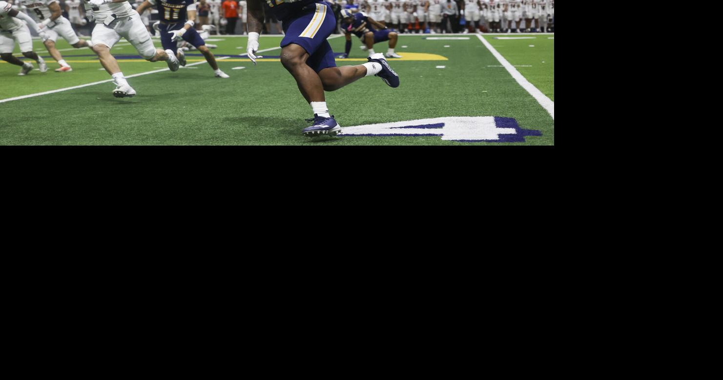 NAU football 'finishes' in tight Homecoming win over Idaho State ...