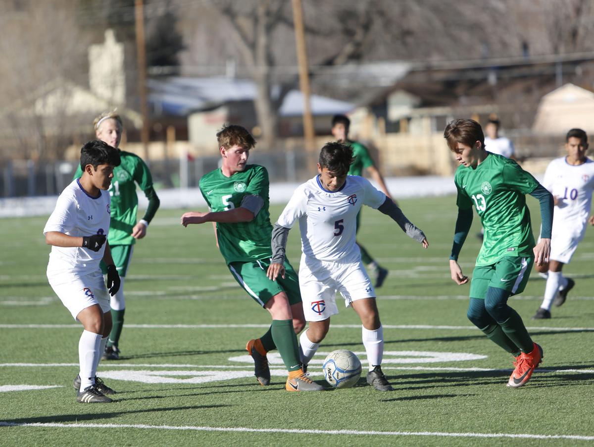 Flagstaff boys soccer shuts out Thunderbird to remain unbeaten | Local ...