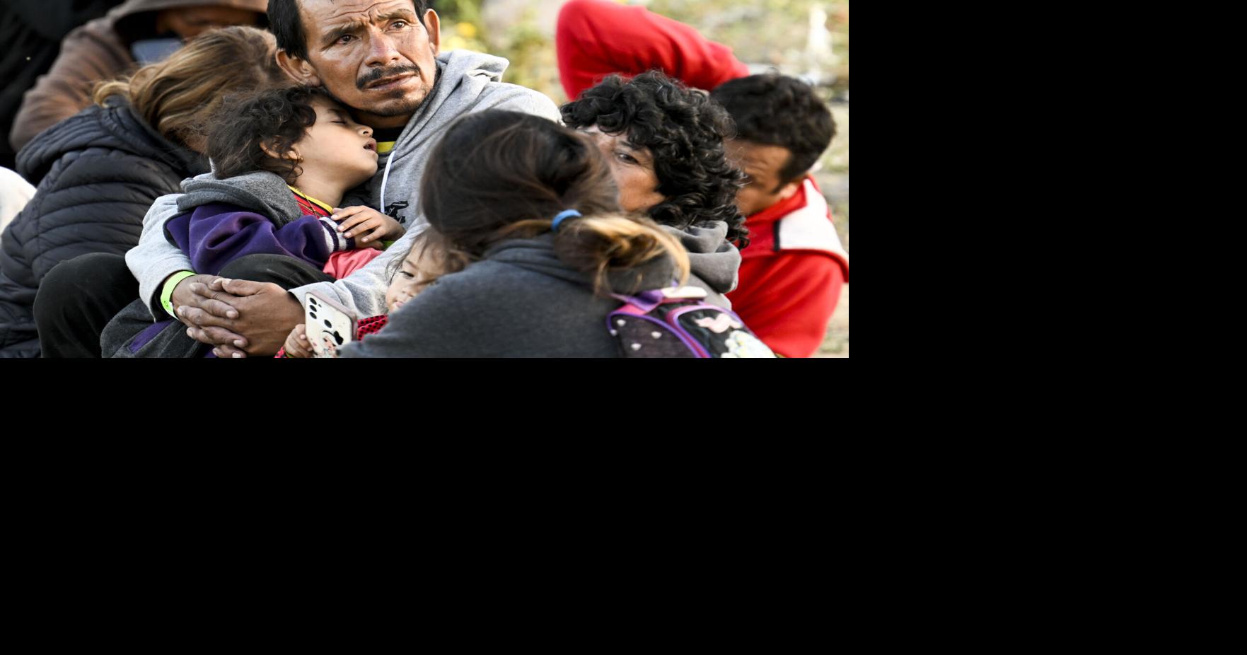 Photos: Migrants rush across US border in final hours before pandemic ...