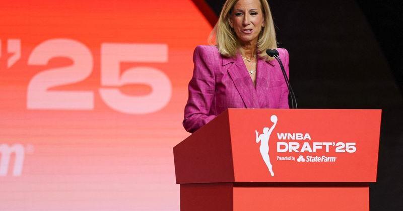 Basketball-WNBA awards expansion franchises to Cleveland, Detroit and ...