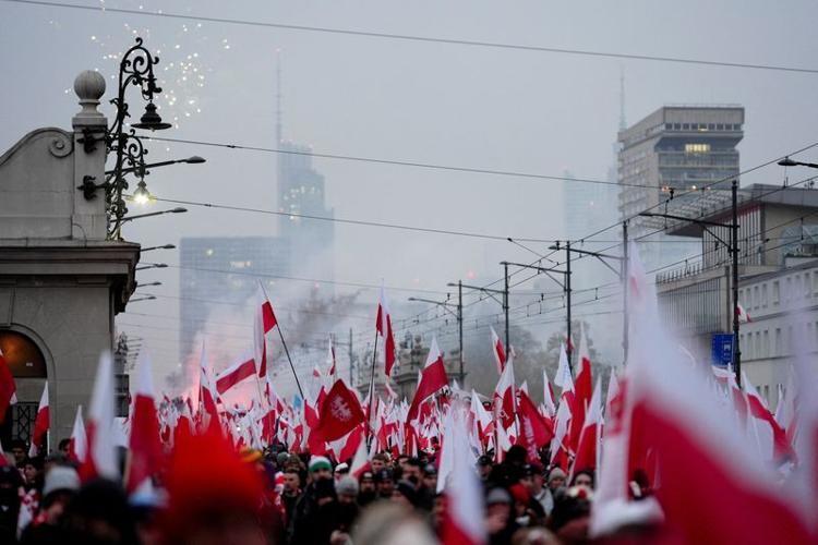 Far-right Independence Day march in Warsaw draws thousands ...
