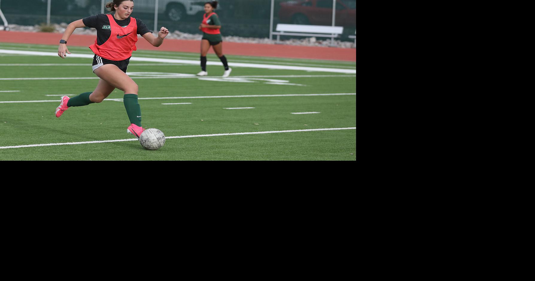 Still title or bust for new-look Flagstaff Eagles girls soccer team | Local Sports | azdailysun.com