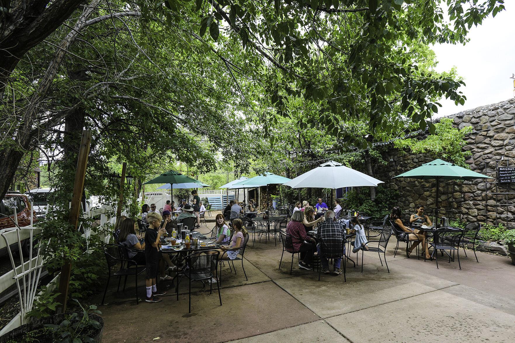 Sittin' pretty: Get outside with our nine favorite Flagstaff patios ...