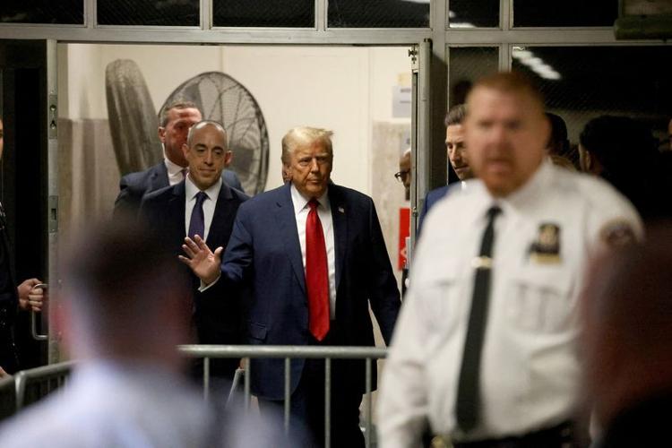 Supreme Court justices in Trump case lean toward immunity ...