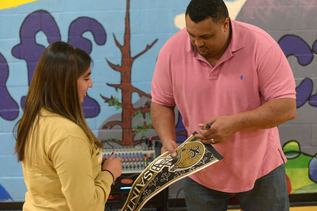 NFL Hall-of-Famer Willie Roaf to speak tonight at NAU