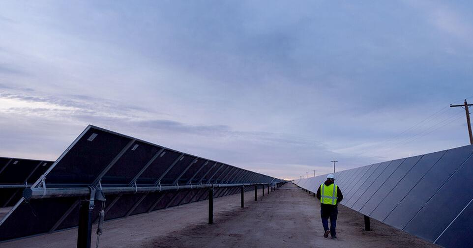 SRP solar plant northwest of Flagstaff expected to offset 1 billion ...