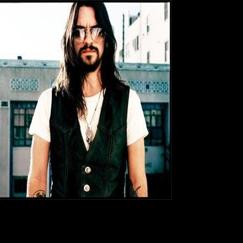 Shooter Jennings sings about conflict and triumph on his latest album ...