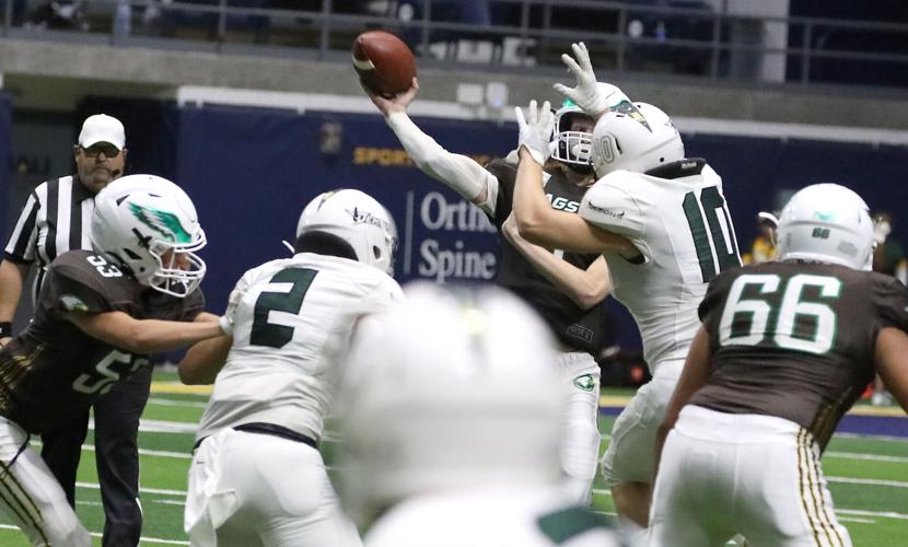 Flagstaff's late push comes up short as Eagles fall 35-33 to Greenway ...