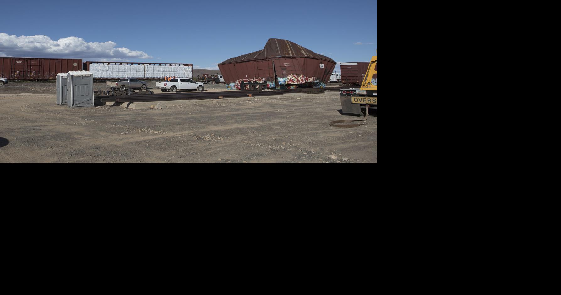 Freight train derails east of Flagstaff, closes tracks indefinitely ...