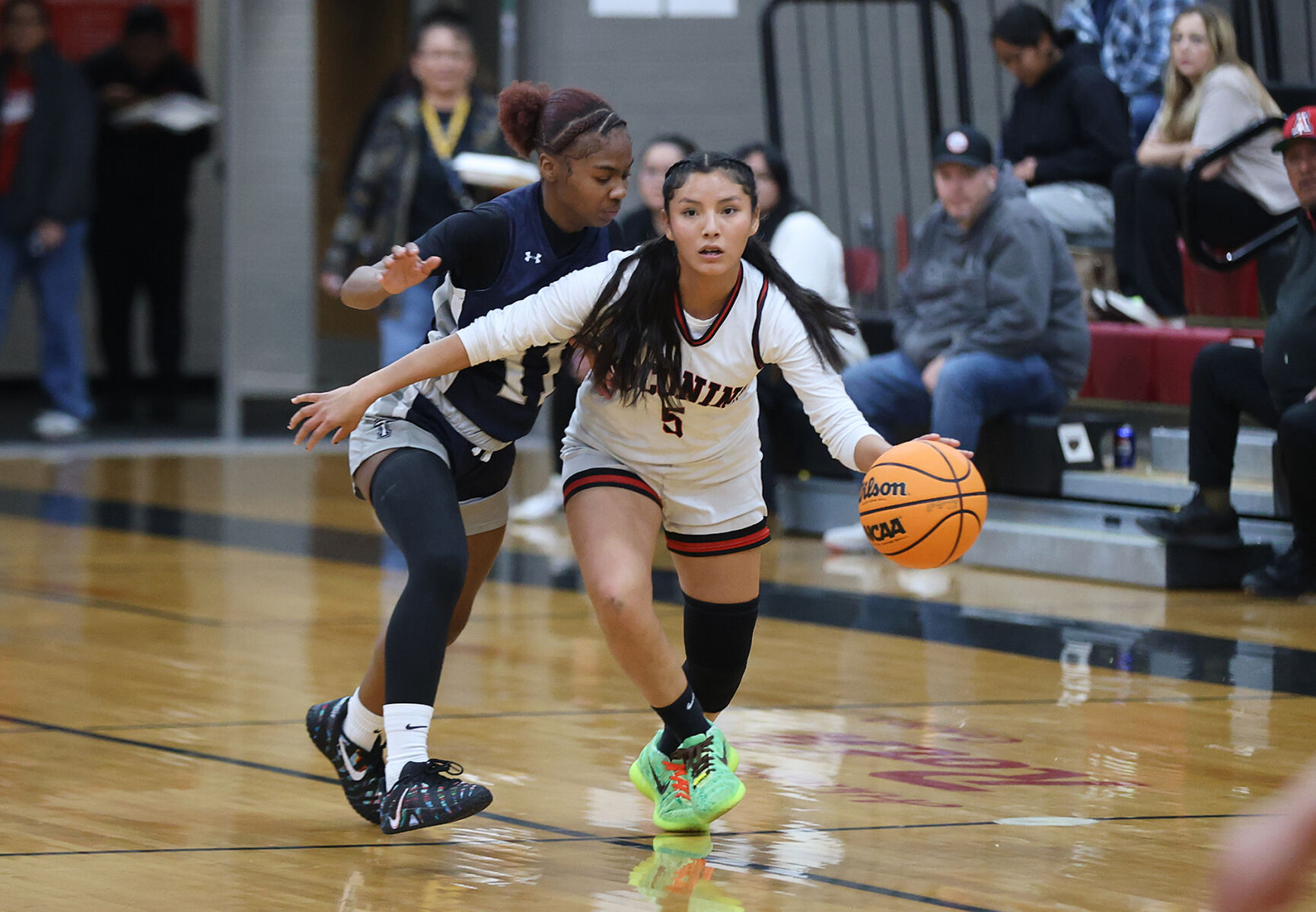 Hanley outscores Tempe in Coconino girls basketball’s first home win ...