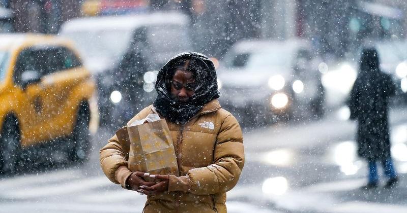 First major winter storm of year hammers Mid-Atlantic states ...