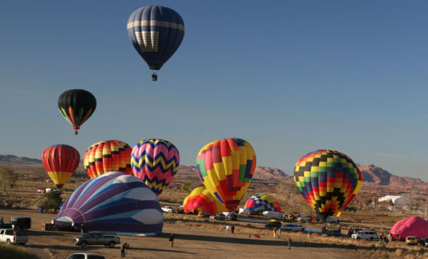 Balloon regatta lifts Page tourist industry