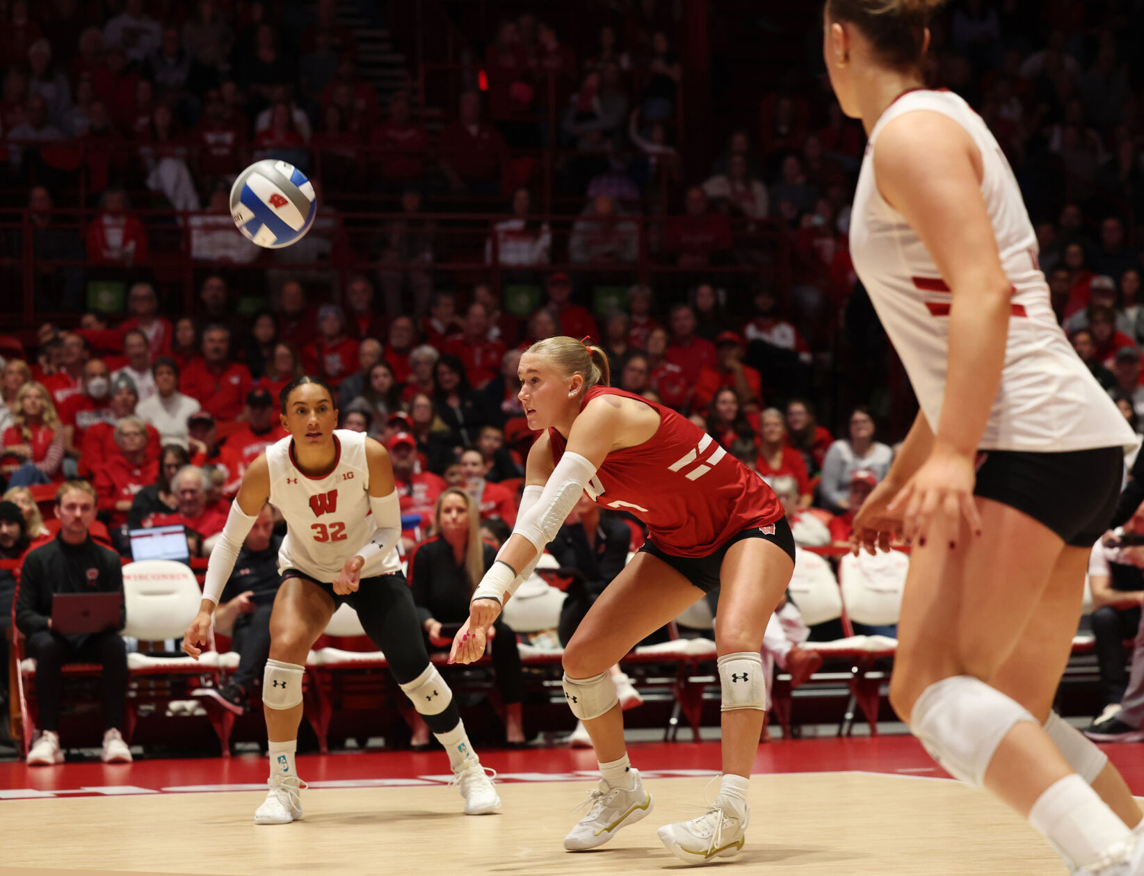 Wisconsin volleyball vs. Indiana: Score, analysis, takeaways