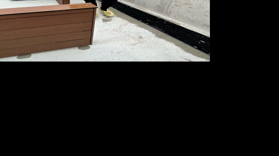 Safety Braedyn Moore signs with Wisconsin football