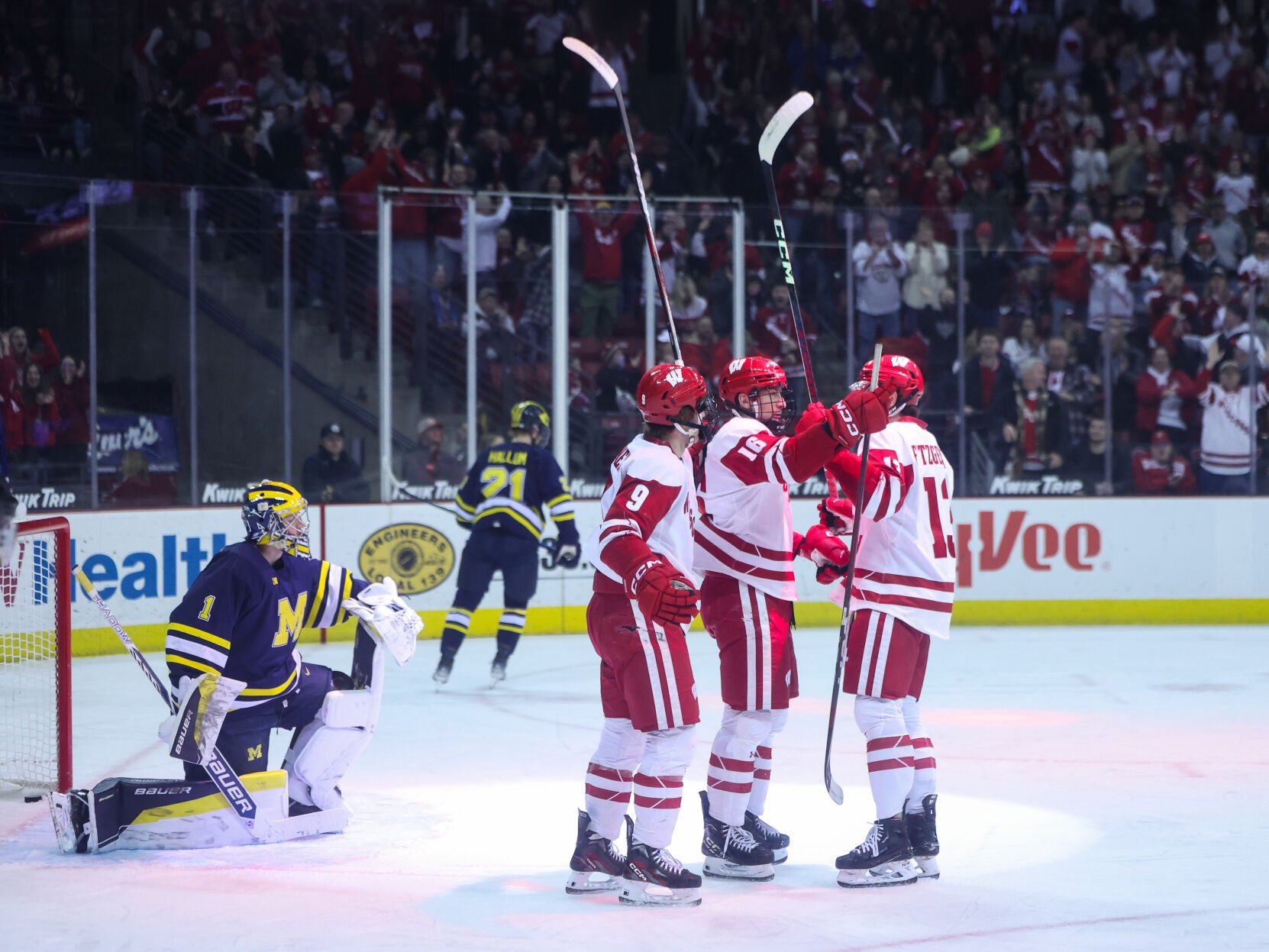 Overtime points keep Wisconsin men's hockey in home-ice race