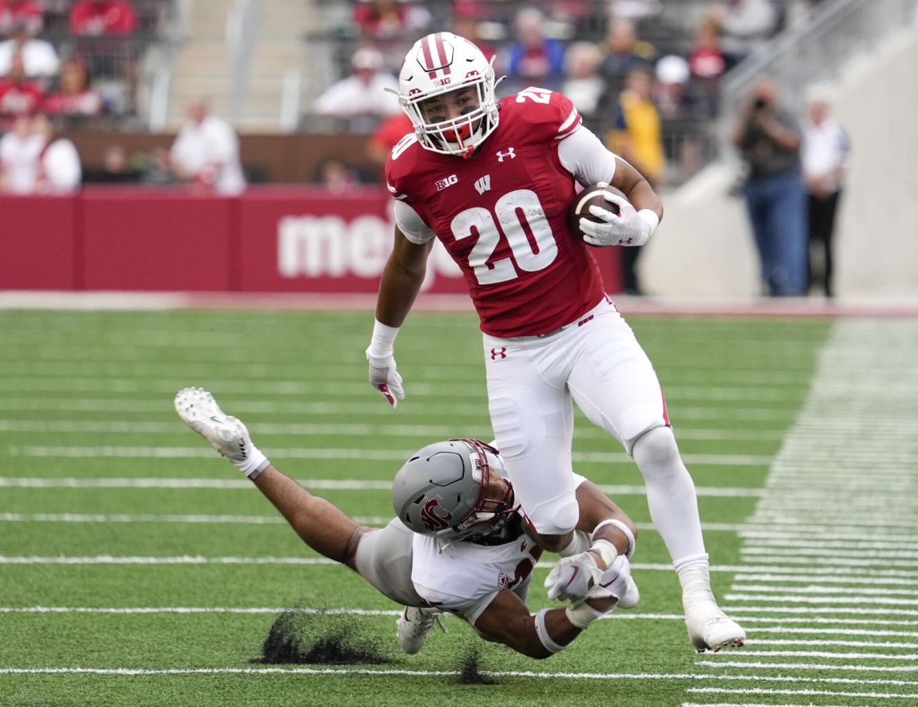 How Wisconsin football players decide what uniforms the team will wear