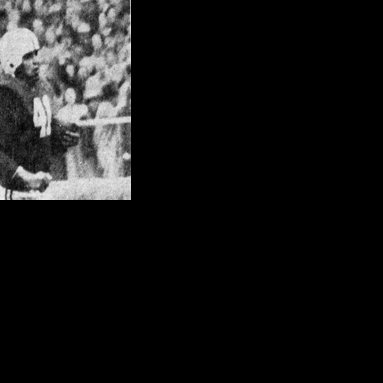 Former Wisconsin back Harland Carl dies at 91