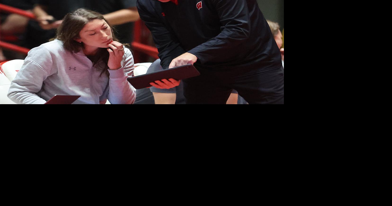 How setter Isabelle Hoppe chose Wisconsin volleyball