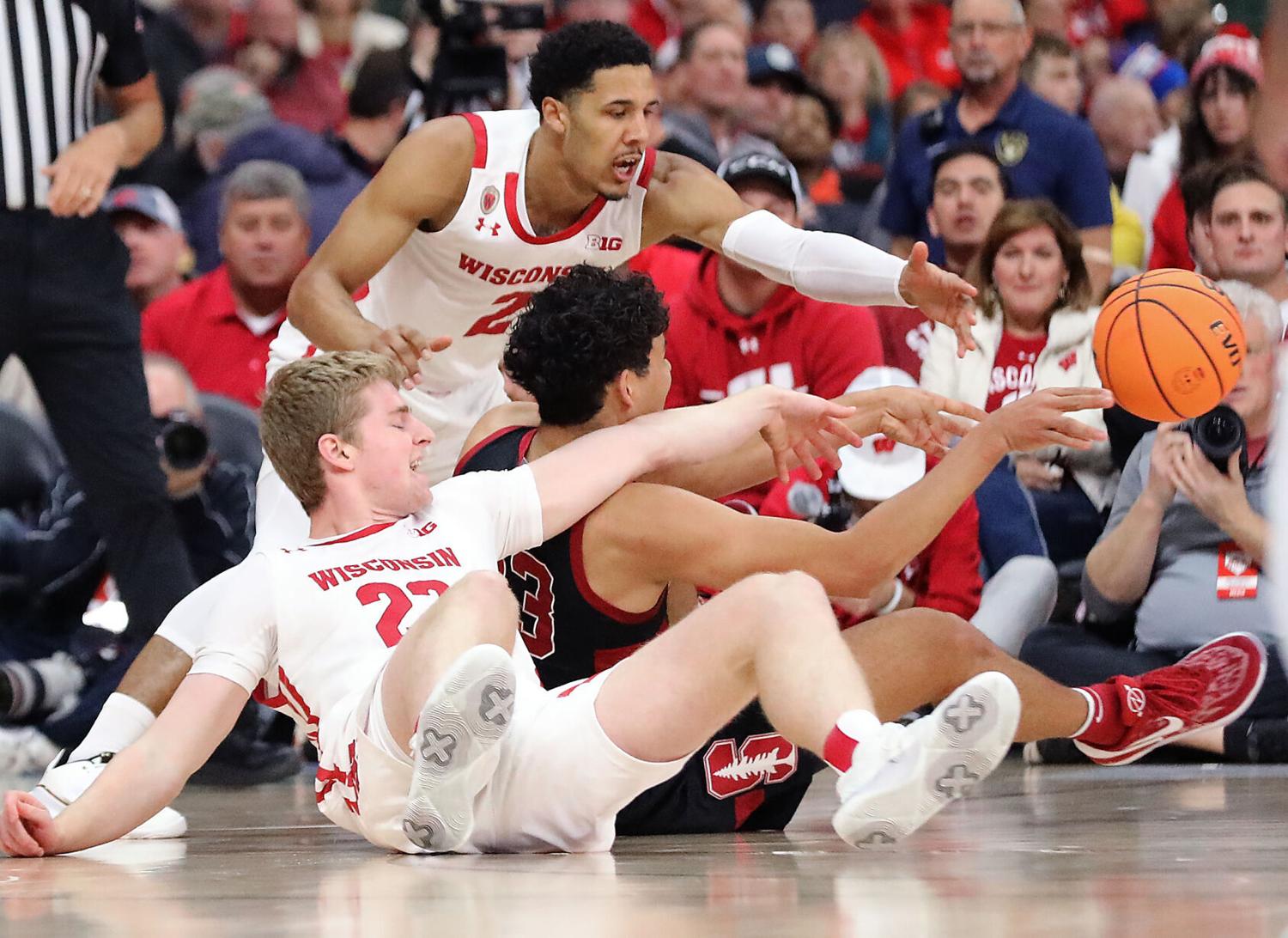 Jordan Davis flashes his potential as key Wisconsin contributor