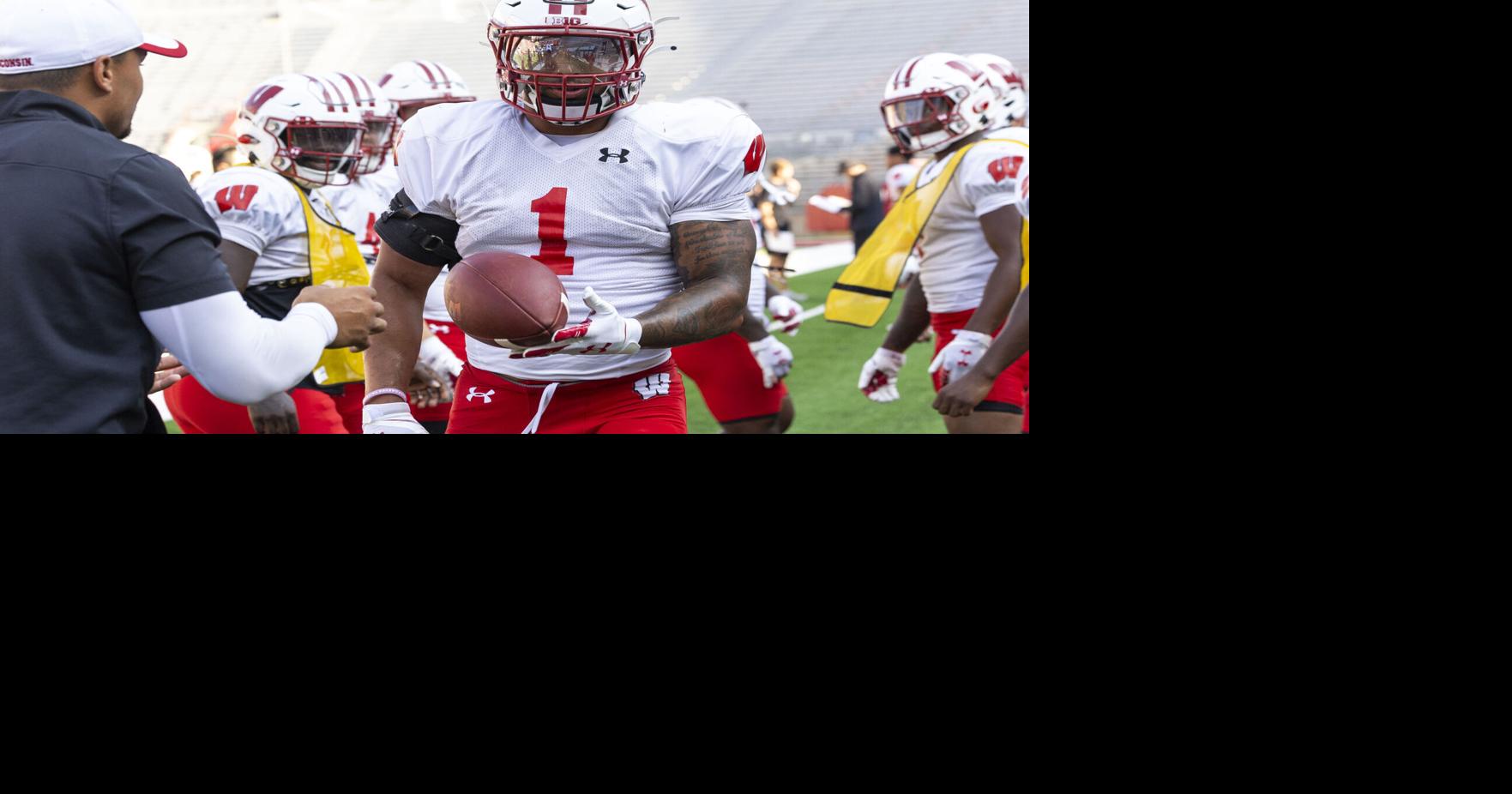 Wisconsin football practice: Jack Nelson playing his best
