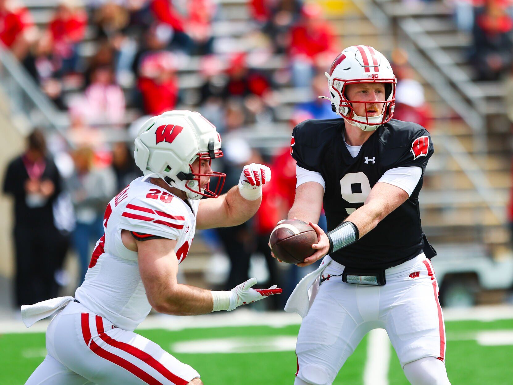 Wisconsin Badgers football position previews: Quarterbacks