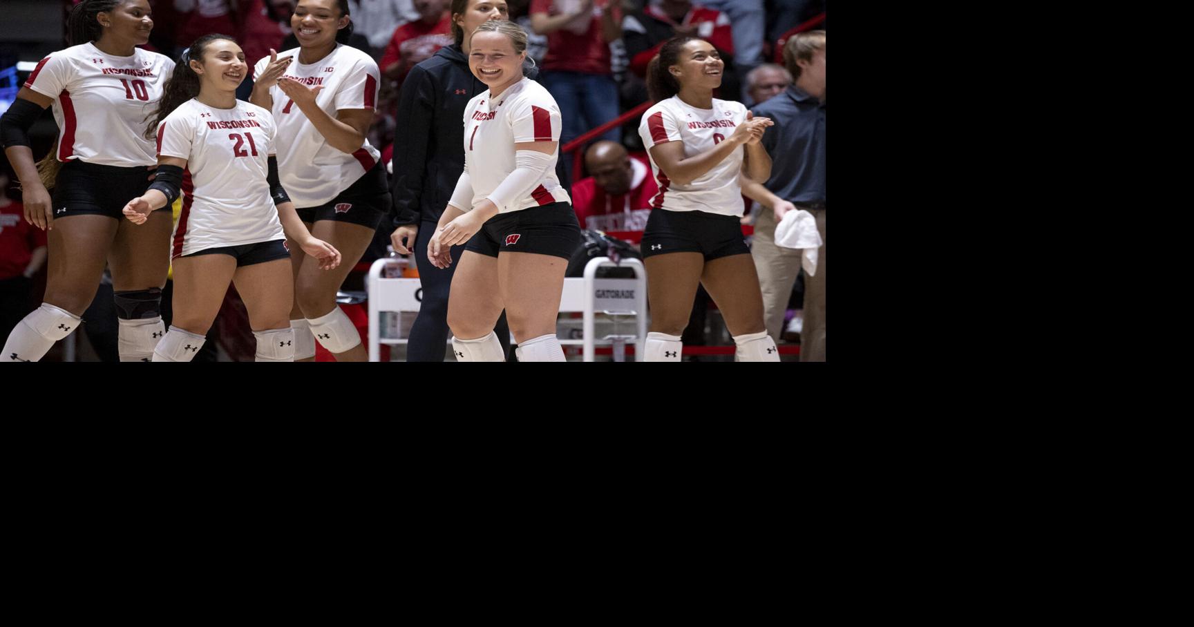 Sydney Reed, Gabby McCaa savor greeting from Wisconsin fans